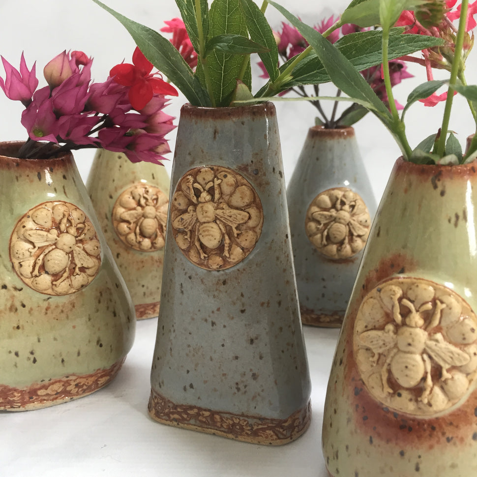 Pottery handcrafted and inspired by bees and nature. – Queen Bee Pottery